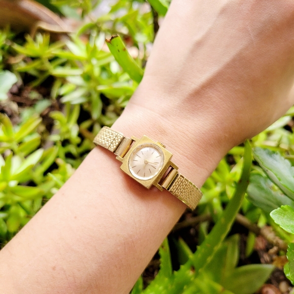 Accessories | Vintage Retro Dainty Gold Geometric Stretch Watch | Poshmark